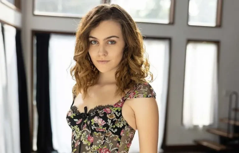 Biography Explorer - Every Life is a Masterpiece